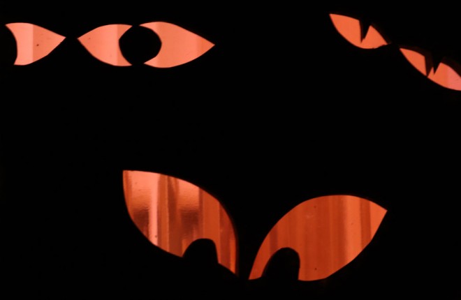 5 Easy DIY Halloween Window Decorations - Renewal by Andersen of Alaska